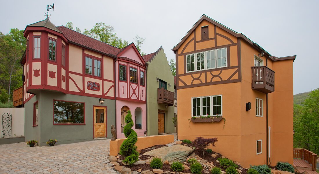 Take a Photo Tour of Fenton Inn