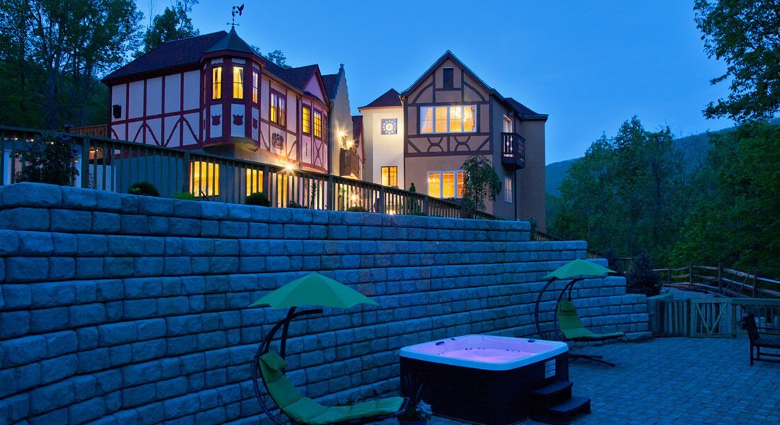 Take a Photo Tour of Fenton Inn